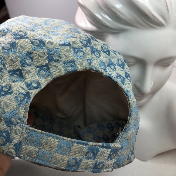 Liz Claiborne | Accessories | Liz Clairborne Signature Print Jacquard ...
